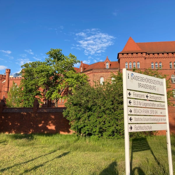 Technische Hochschule Brandenburg (THB) - College Academic Building in ...