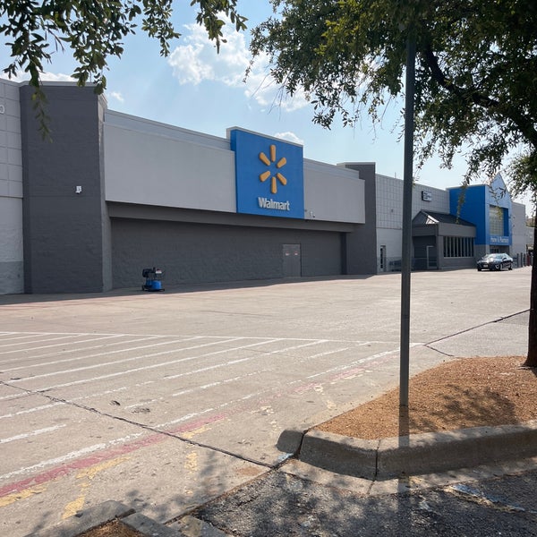 Walmart Supercenter - Big Box Store