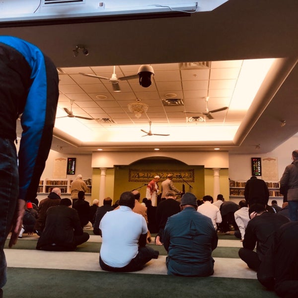 ISNA Masjid - 2200 S Sheridan Way