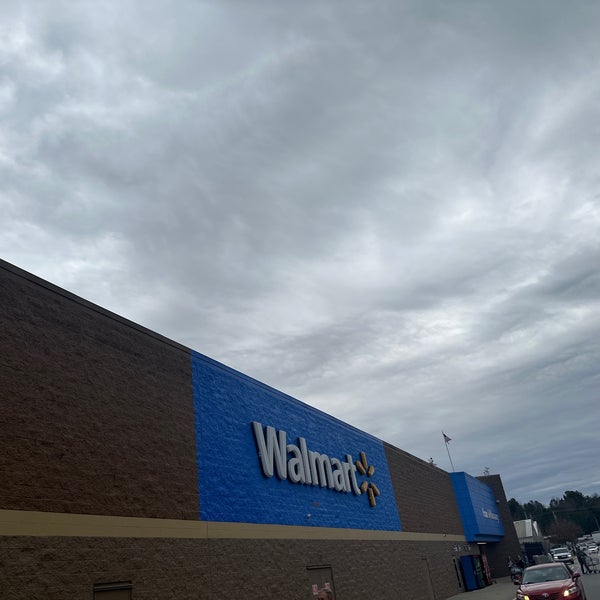 Walmart Supercenter - 768 S Jefferson Ave