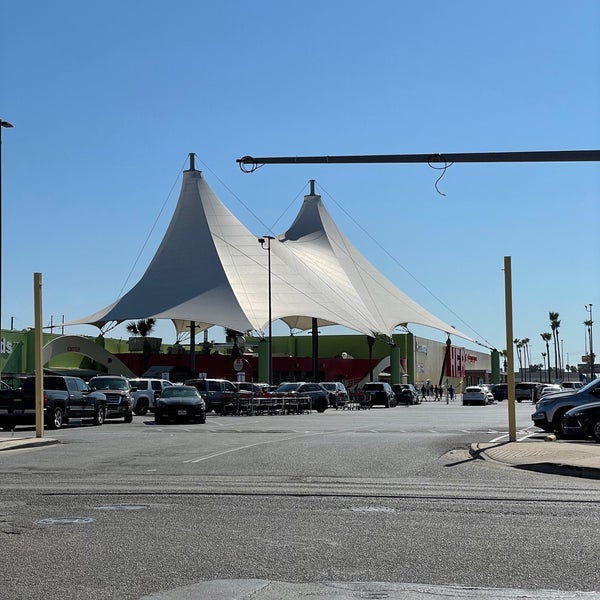 H-E-B - Calton Gardens - 4801 San Dario Ave