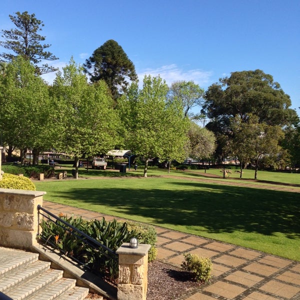 Victoria Gardens - 1 tip