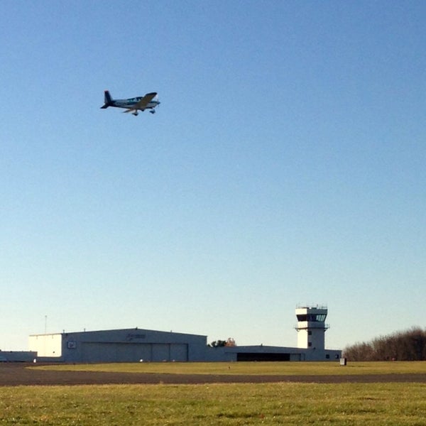 Waterbury-Oxford Airport (OXC) - 5 Juliano Dr