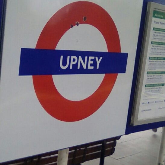 Upney London Underground Station - Metro Station in Barking