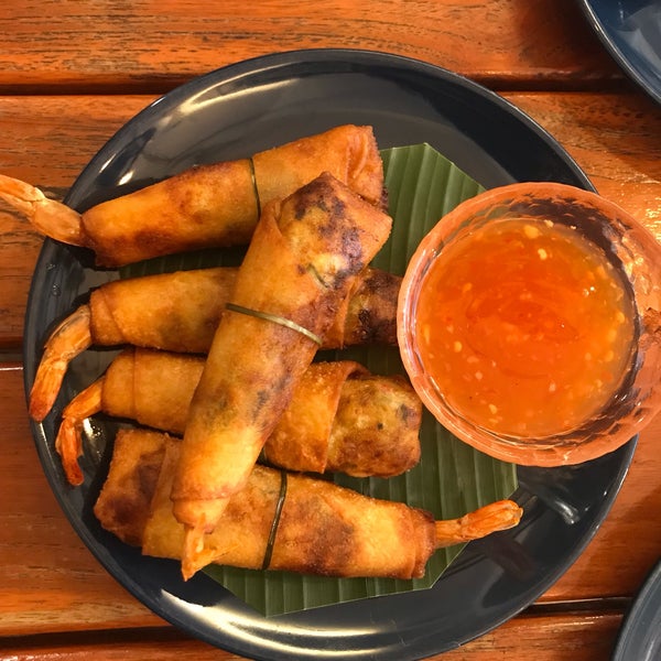 GLUR Bangkok Hostel & Coffee Bar - บางรัก - พระนคร, กรุงเทพมหานคร