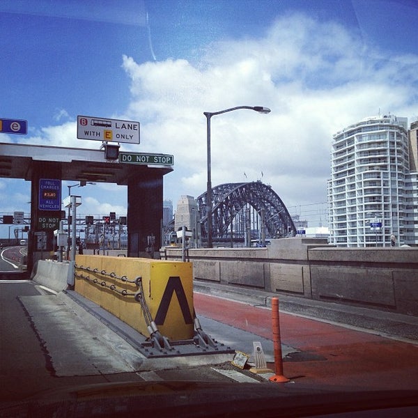Photos at Milsons Point Station - Milsons Point, NSW