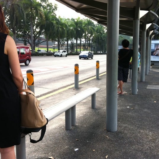 Bus Stop 17141 (Clementi Stadium) - Clementi - Ayer Rajah Expy