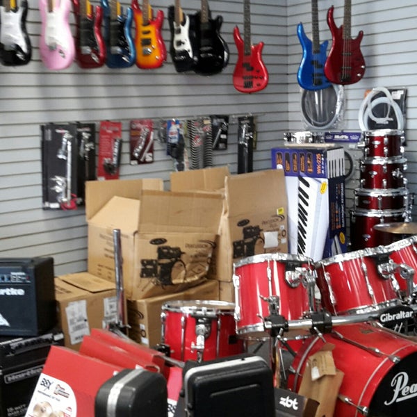Universal Musical Instruments - Lynbrook, NY