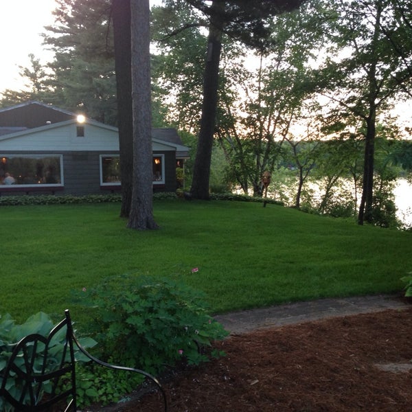 Pinewood Supper Club - Seafood Restaurant in Mosinee