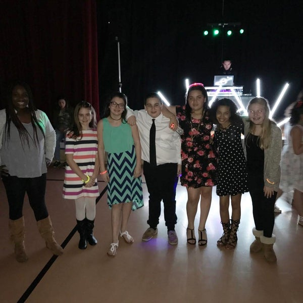 Nichols Elementary School - Elementary School in Stratford