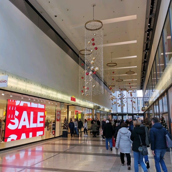 Rathaus Galerie - Shopping Mall in Essen