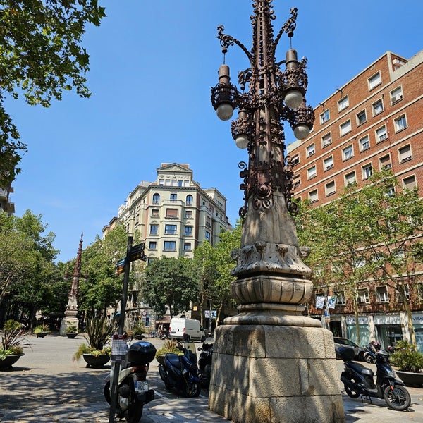 Avinguda Gaudí - La Sagrada Familia - Barcelona, Catalunya
