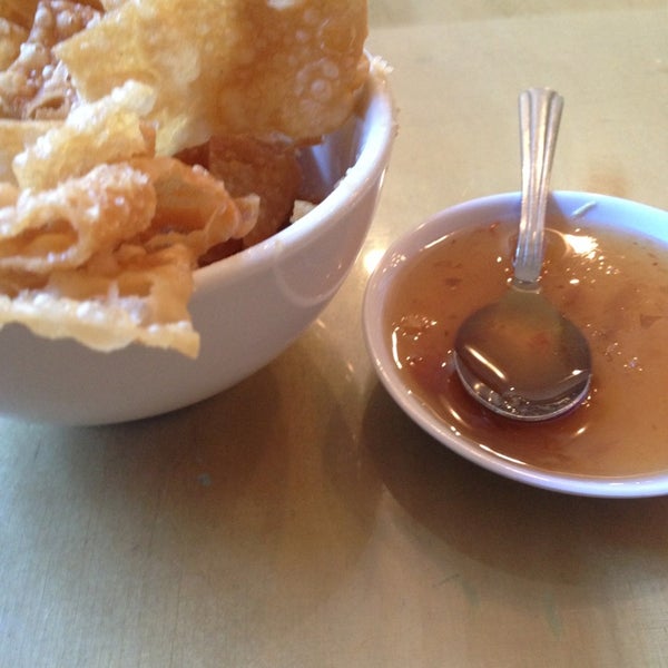 New Moon Restaurant - Asian Restaurant in Fashion District