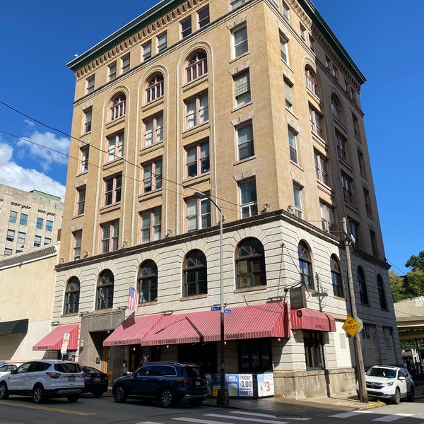 Mitchell's Restaurant, Bar & Banquet Center - American Restaurant in ...