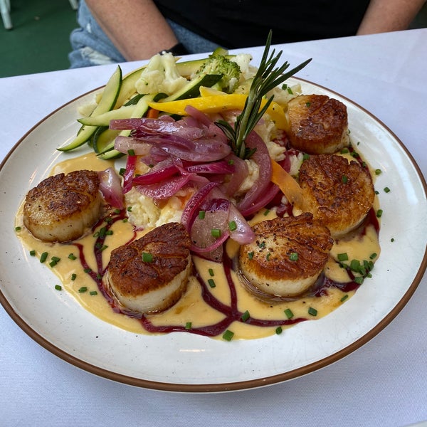 The Old '76 House - American Restaurant in Tappan