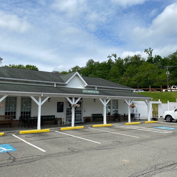 Bee'z Bistro & Pub - American Restaurant in Bridgeville