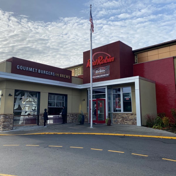 Red Robin Gourmet Burgers and Brews - Northgate - 401 NE Northgate Way