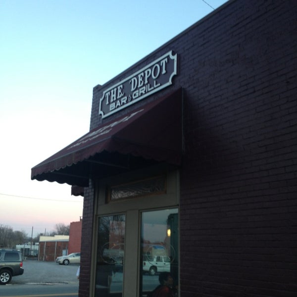 The Depot Bar & Grill - American Restaurant in Springfield