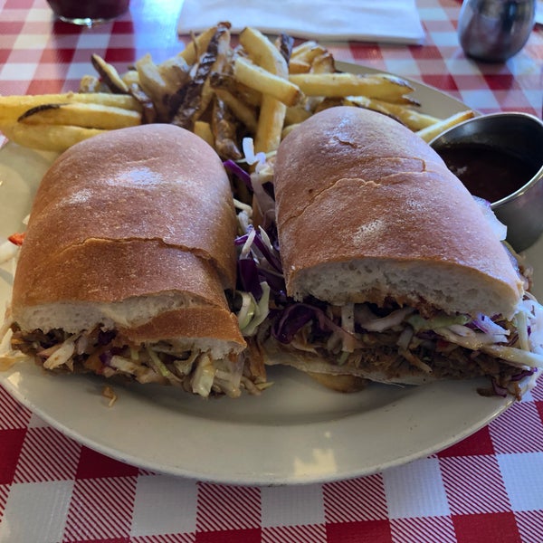 Cafe Nooner - 409 Opera Aly