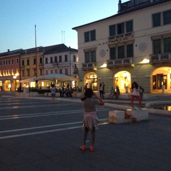 Piazza Erminio Ferretto - 13 tips