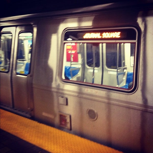 Grove Street PATH Station - Metro Station in Harsimus