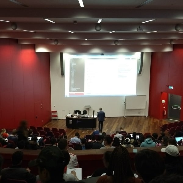 Ivor Crewe Lecture Hall - College Academic Building