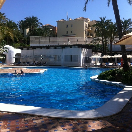 Don Carlos beach club, Marbella - Pool in Marbella