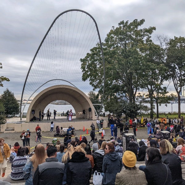 Corlears Hook Park - Park in Lower East Side