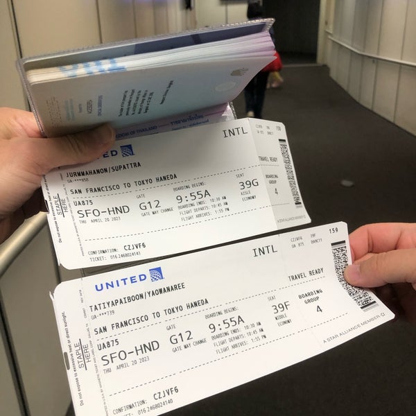 United Airline Boarding Pass