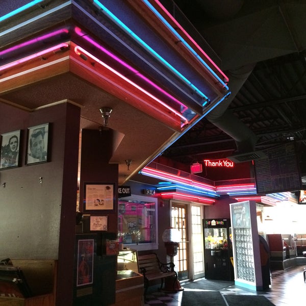 Zebb's Deluxe Grill & Bar (Now Closed) - 1890 Clinton Ave S