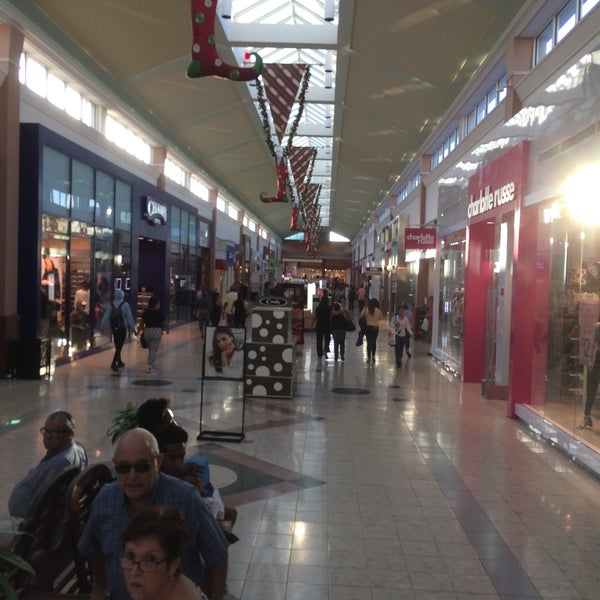 Photos at Pembroke Lakes Mall - Shopping Mall in Pembroke Pines