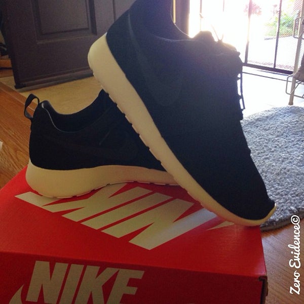 Foot Locker - Shoe Store