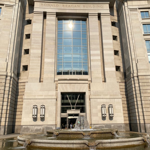 Ronald Reagan Building & International Trade Center - Federal Triangle ...