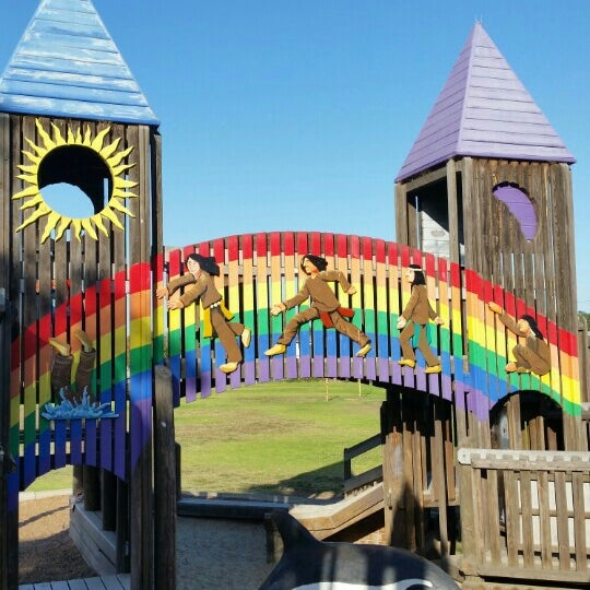 Rainbow Bridge Park - Playground in San Buenaventura (Ventura)