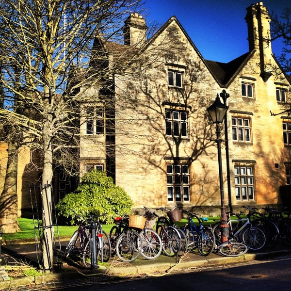 Queen Elizabeth House - 3 Mansfield Rd