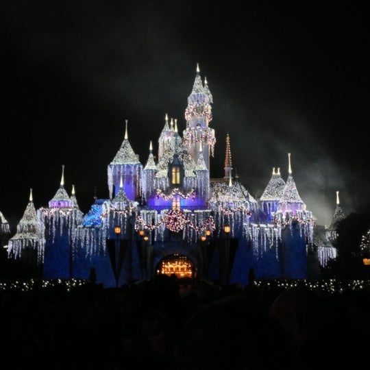 Magical Fireworks Spectacular - Theme Park Ride / Attraction in Anaheim