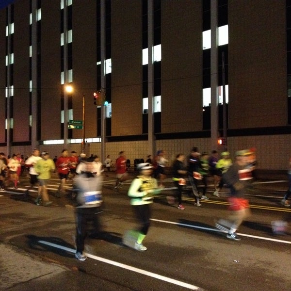 Marathon Gas Station - Downtown Detroit - 1 tip from 108 visitors