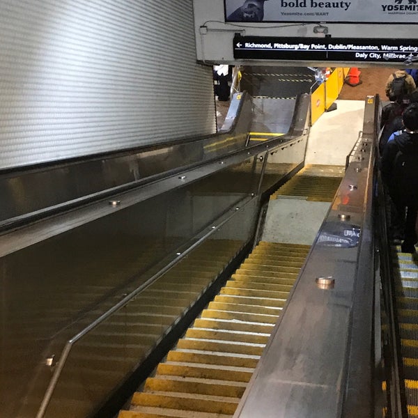 Powell St. BART Station - Metro Station in San Francisco
