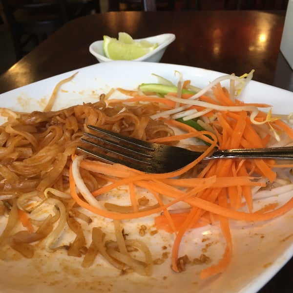 Bulan Thai (Now Closed) - Mid-City West - 7168 Melrose Ave