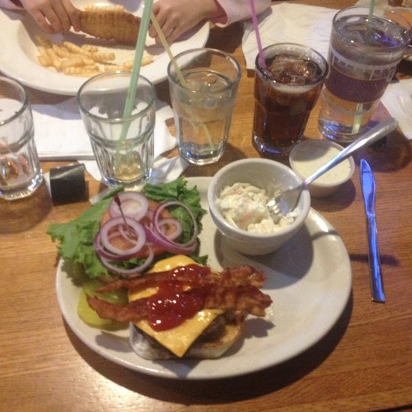 Photos at Howie's Bar - 10 tips from 395 visitors