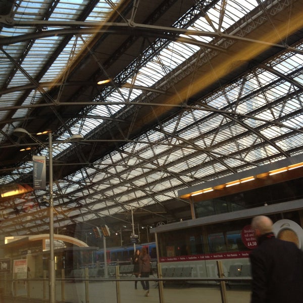 Liverpool Lime Street Railway Station (LIV) - Rail Station in Liverpool