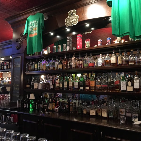 Poag Mahone's (Now Closed) - Pub in The Loop