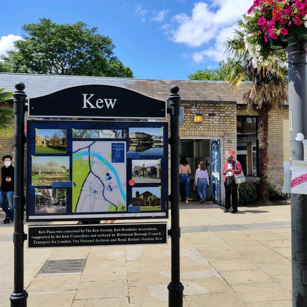 Photos at Kew Gardens Underground Station - Station App