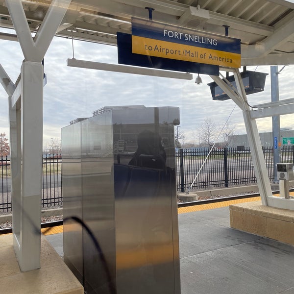 Fort Snelling LRT Station - 6053 Minnehaha Ave