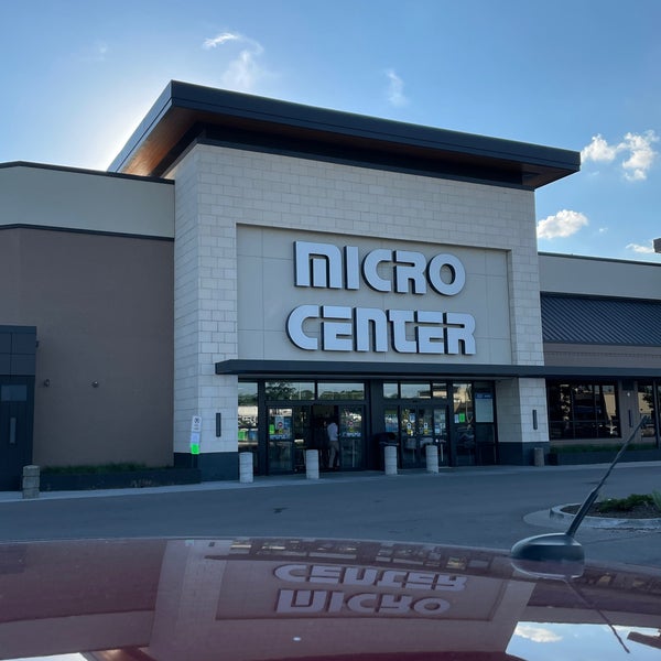 Micro Center - Overland Park, KS