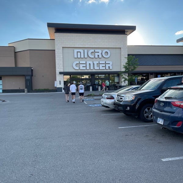 Micro Center - Overland Park, KS