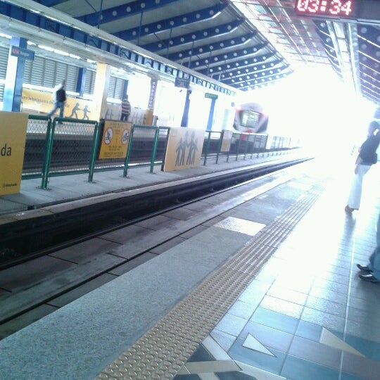 Photos at RapidKL Bank Rakyat-Bangsar (KJ16) LRT Station - Bangsar ...