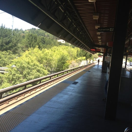 Photos at Orinda BART Station - Metro Station in Orinda