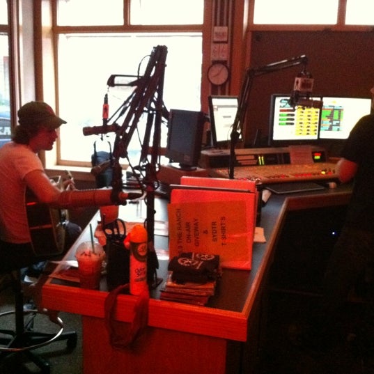 95.9 The Ranch - Radio Station