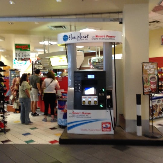 Holiday Station Store - Convenience Store in Bloomington